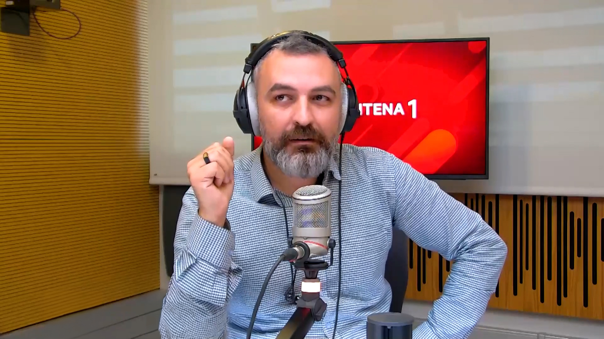 Ibrahim Aybek, o homem que traduziu "Os Lusíadas" para turco | Antena 1 ...