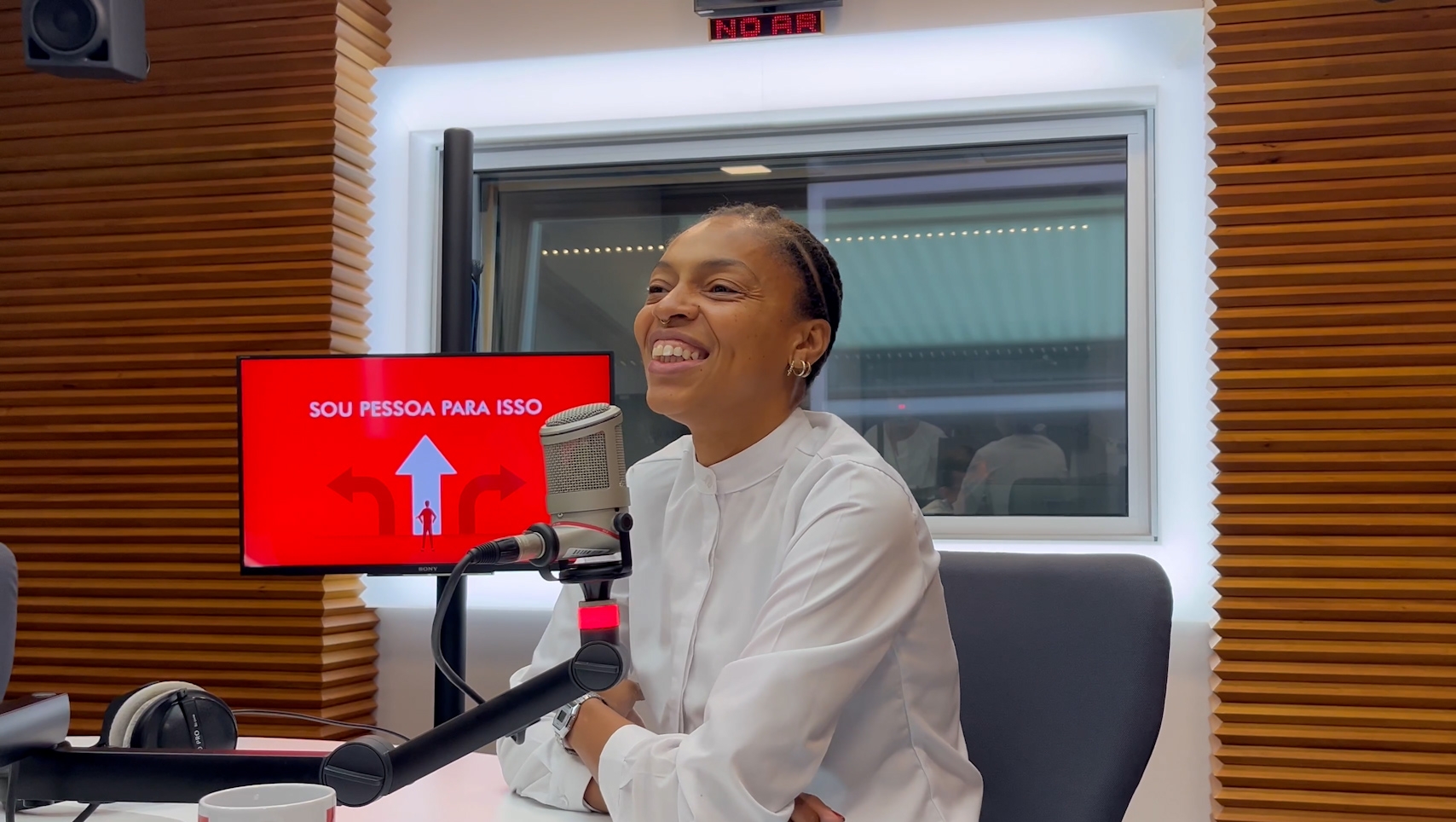 Telma Tvon, escritora e rapper, fala com Teresa Dias Mendes | Antena 1 ...