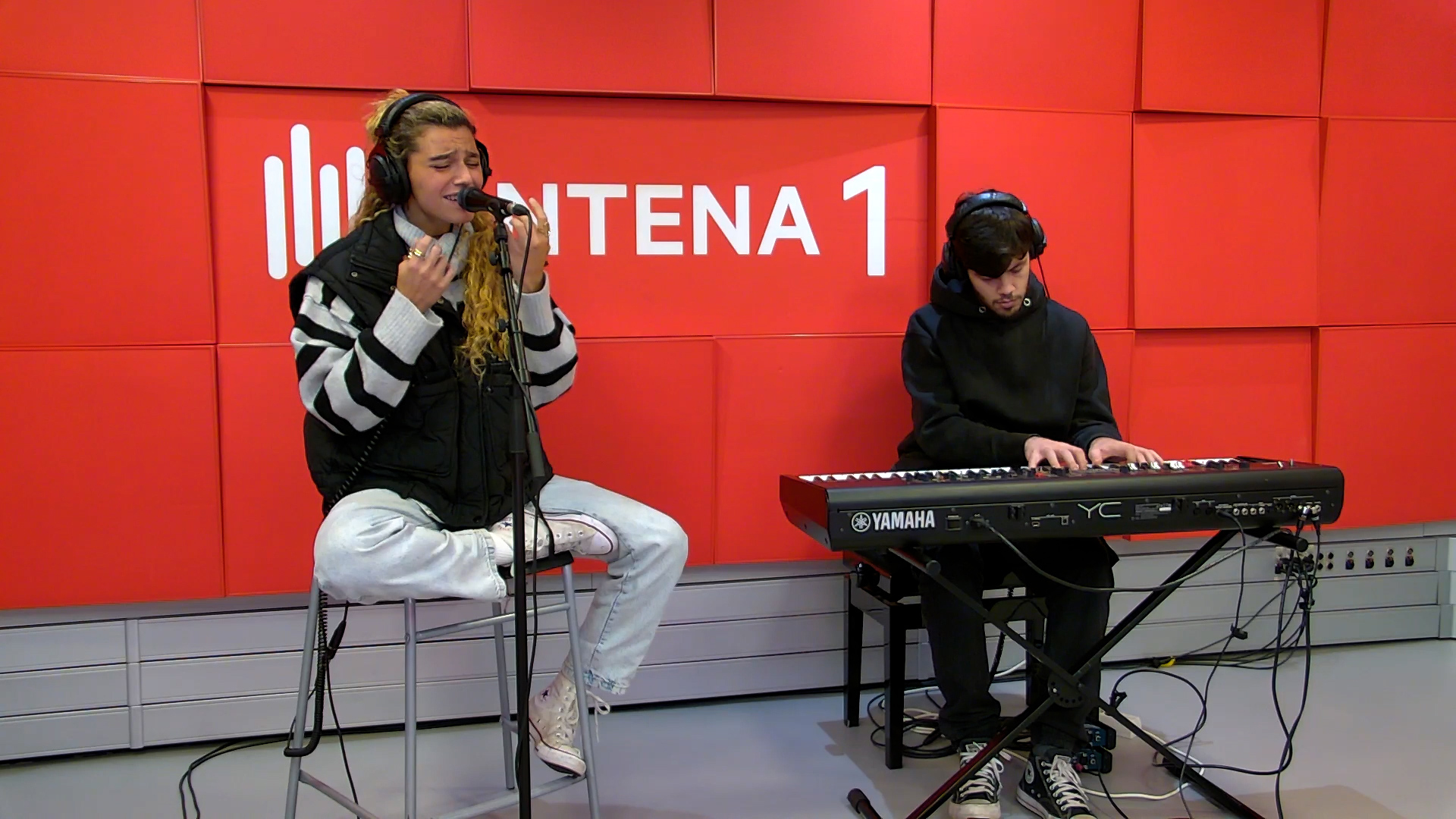 O novo tema de Milhanas, ao vivo na Antena 1 | Antena 1 - RTP