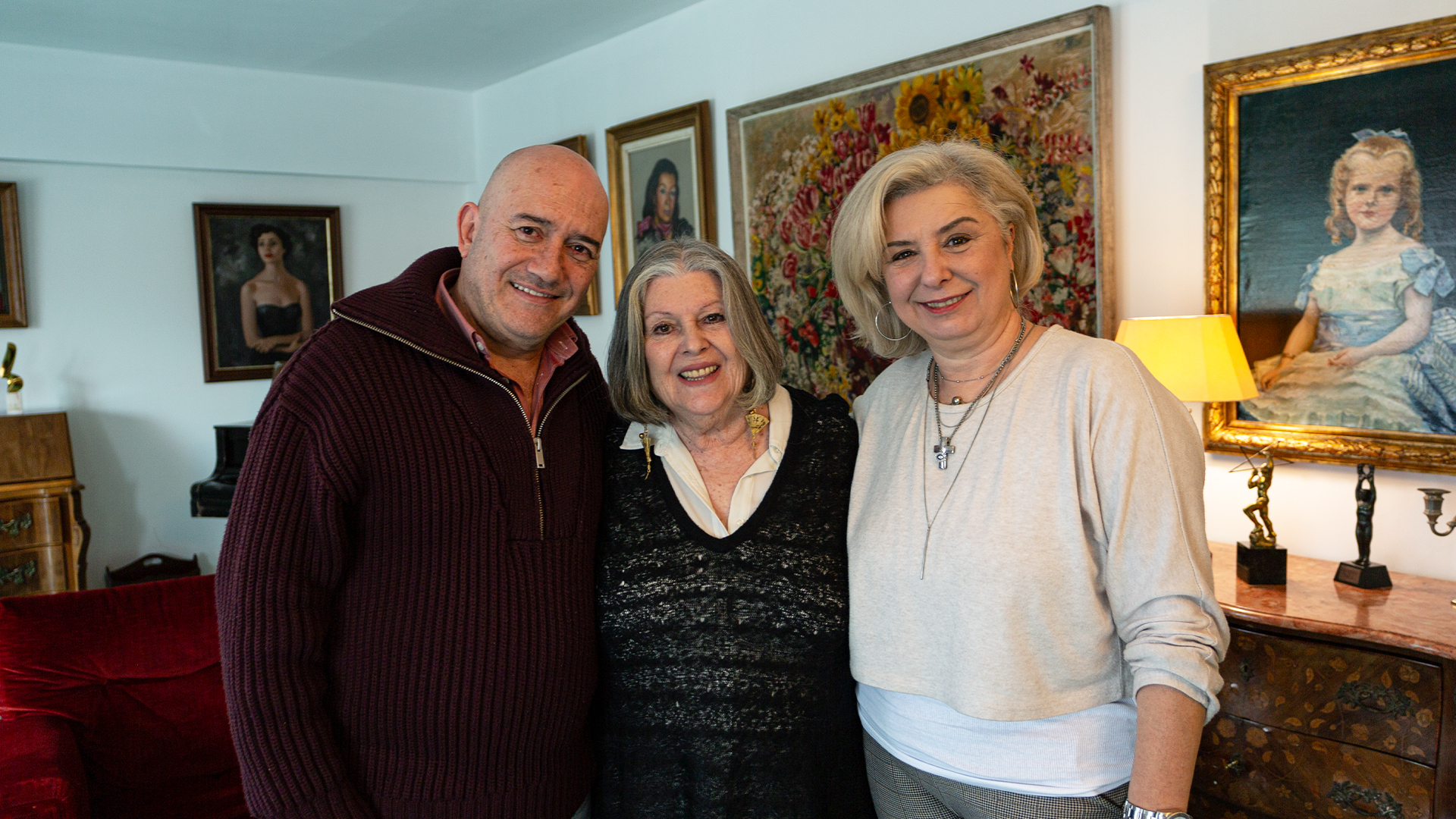 À conversa com Maria Valejo, "a fadista da minissaia" | Antena 1 - RTP