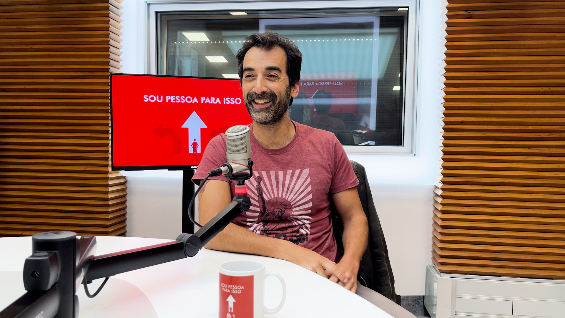 Hugo Gonçalves é "Pessoa para Isso" | Antena 1 - RTP