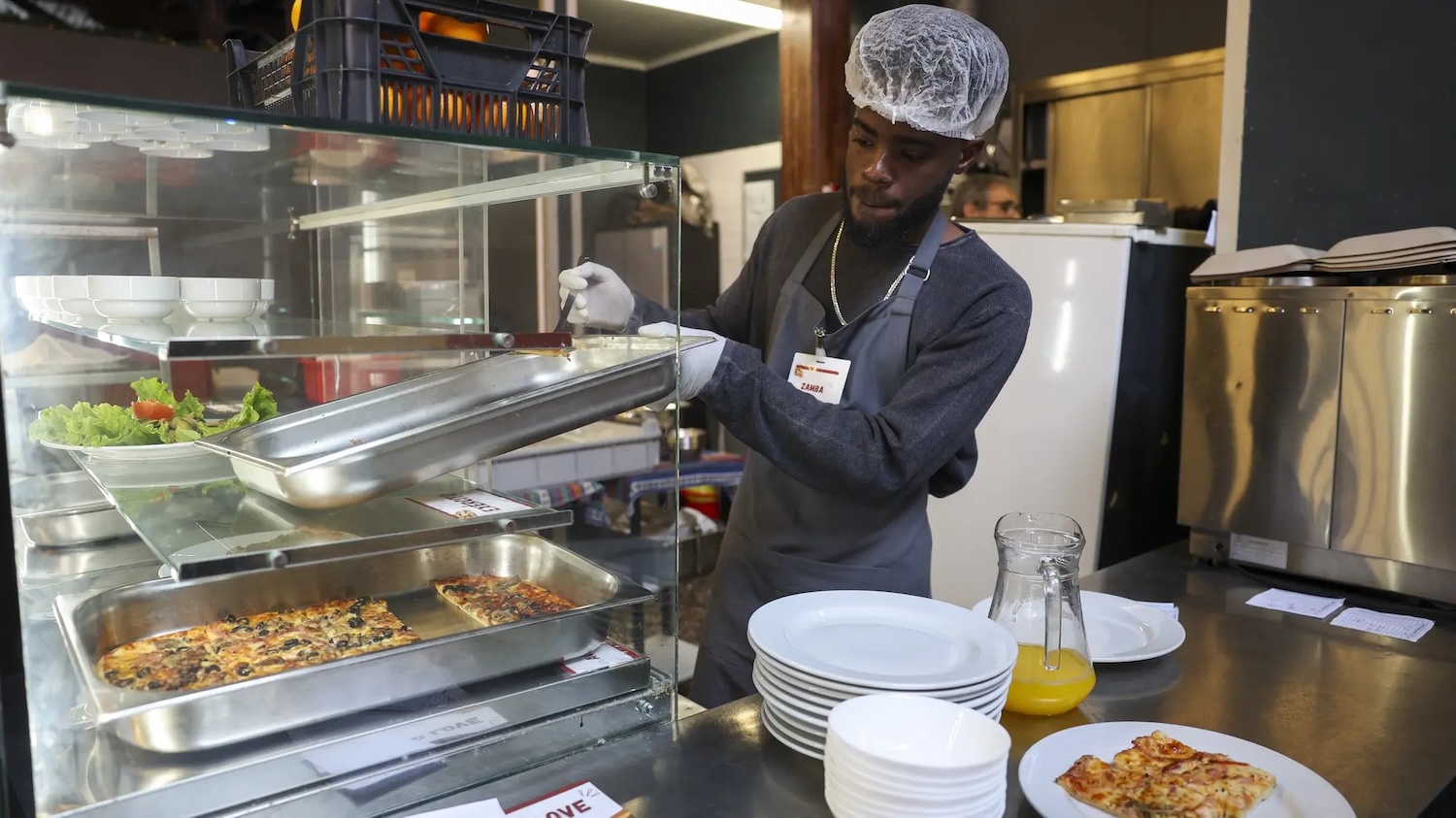 O "A1 Doc" foi conhecer um projeto de pizzas solidárias em Lisboa | RTP ...